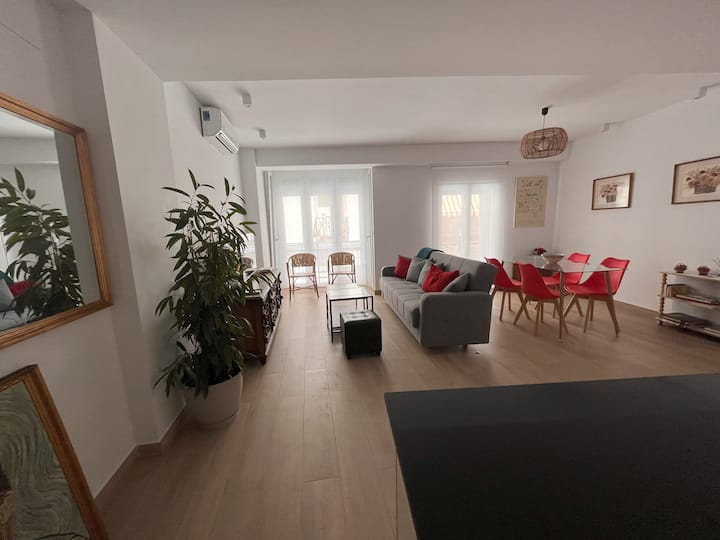 Beautiful Apartment With Patio - Grenade