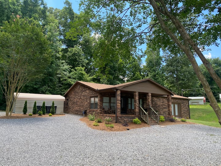 Reflections Cove On Signal Point Guntersville Lake - Guntersville, AL