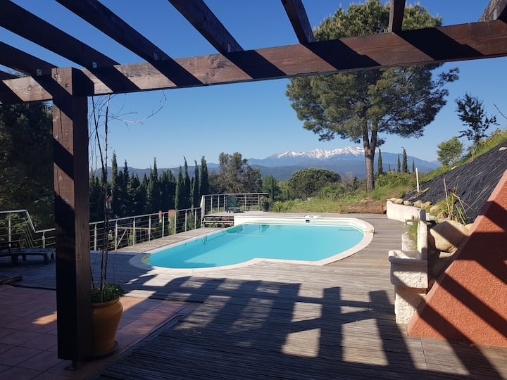 Gîte Dans Une Villa Avec Piscine - Latour-de-France
