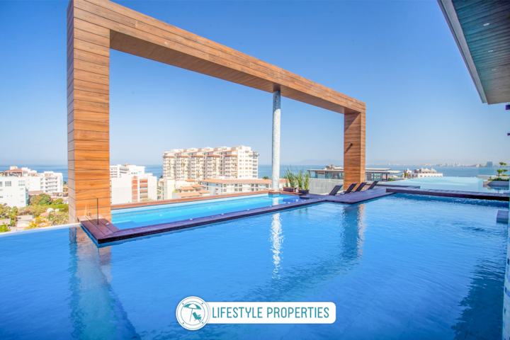 New Large Balcony, Hot Tub, Gym - Puerto Vallarta