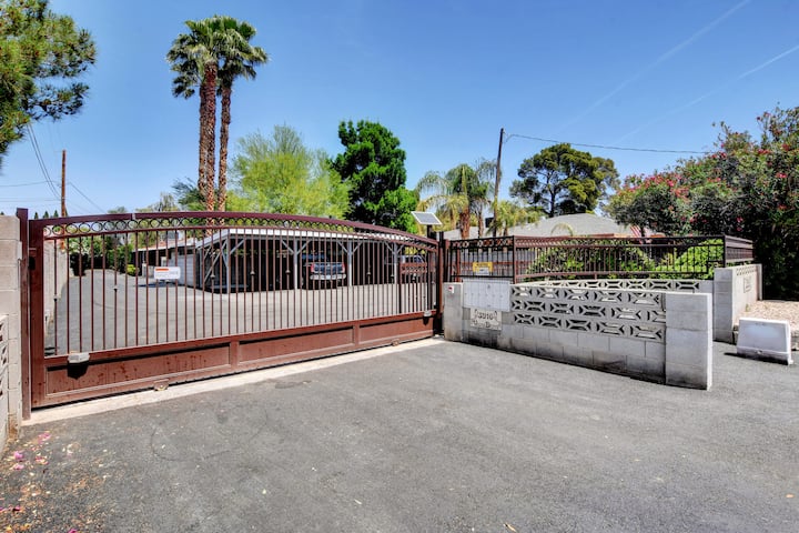 One Bedroom Bungalow Long Term Available - Las Vegas