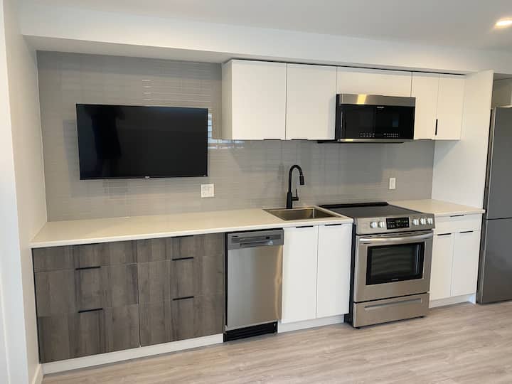 Contemporary Flat - Nanaimo