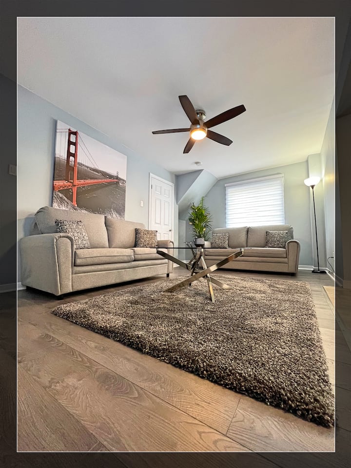 Downtown - Large Modern 2 Br Apt + 1 Free Parking - Ottawa