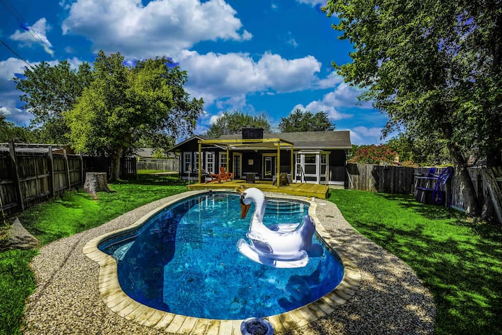 Round Rock Gem, Cozy, Chic, Outdoor Fun Pool 3/2 - Round Rock, TX