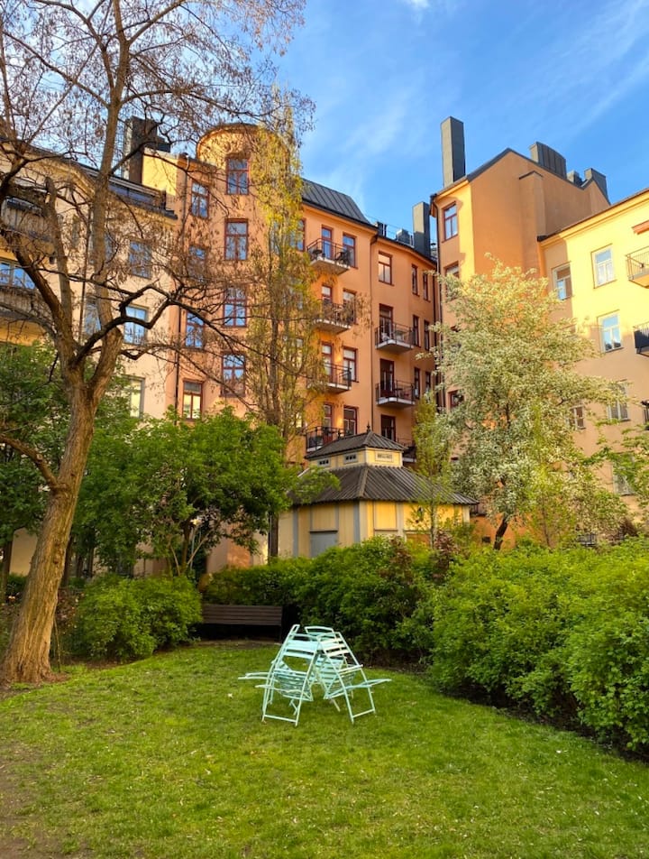 Skandinavisk Vindsvåning Med öPpen Spis - Estocolmo