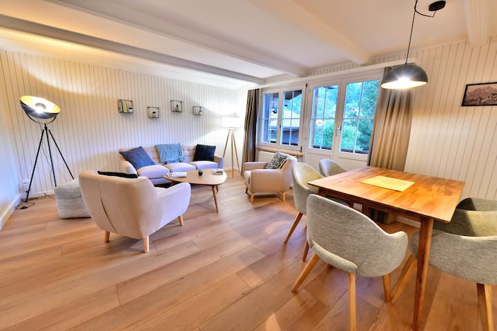 Amazing Eiger View,top-level 3br Chalet Apartment - Grindelwald