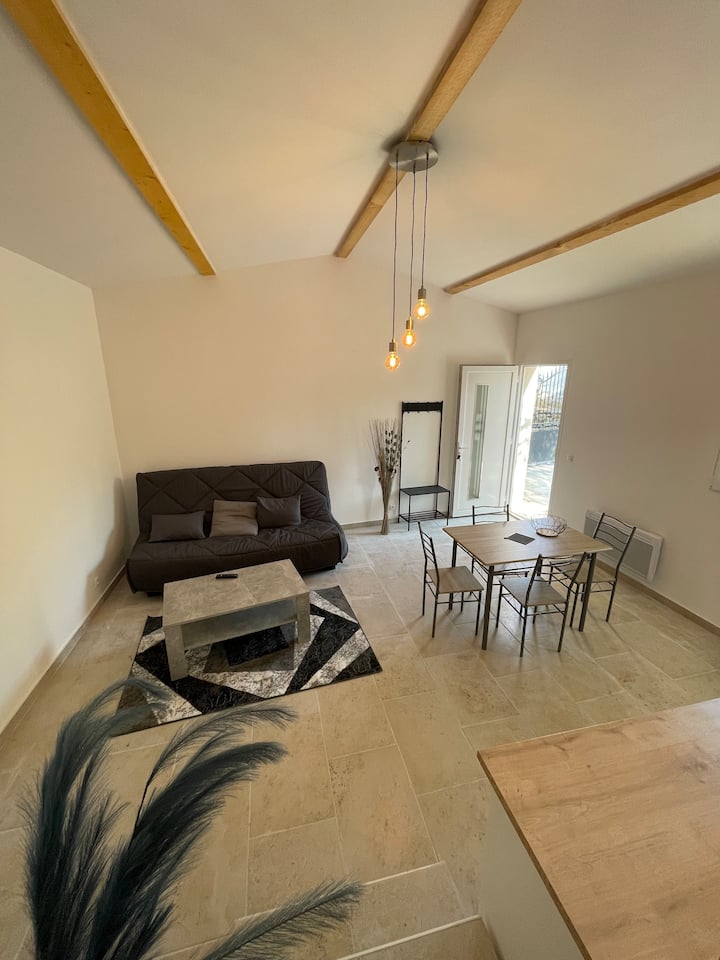 Charmant Logement Avec Parking Sur Place - Velaux