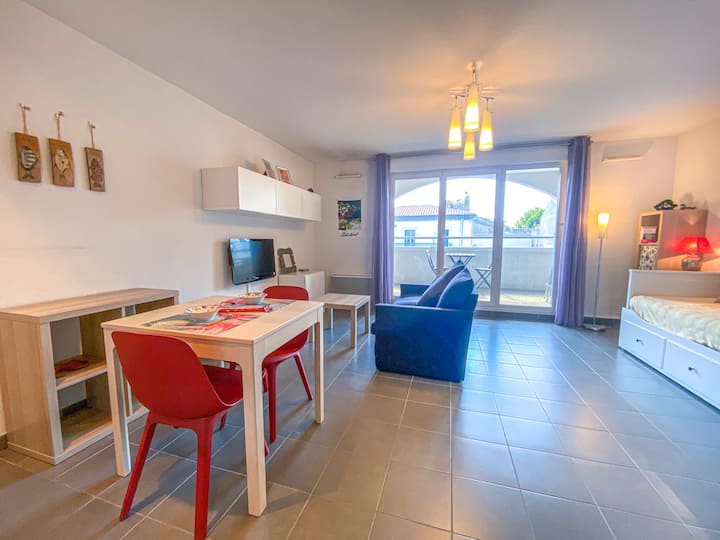 Meublé 1 éToile/2 Pers./centre/balcon/pkg/mer 2km - Frontignan