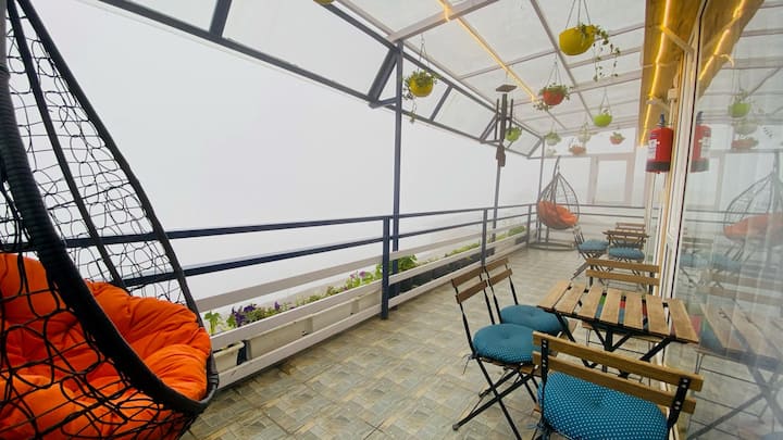 3bhk Mall Rd | Hot & Cold A/c | Smart Tv|hill View - Mussoorie