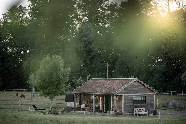 Cabane Dans Le Verger à La Ferme D'hacquedeau - Belgique