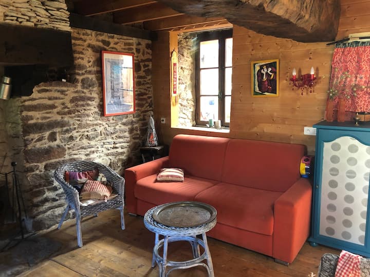 Maison De Schiste Rouge En Brocéliande ! - Le Château du Pin
