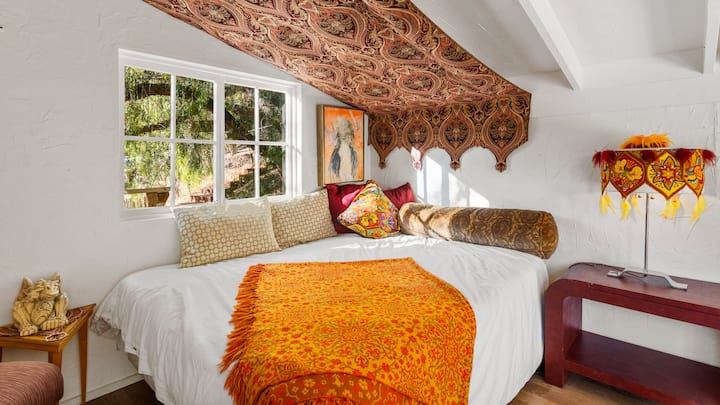 The Cozy Pearl On Top - Topanga, CA