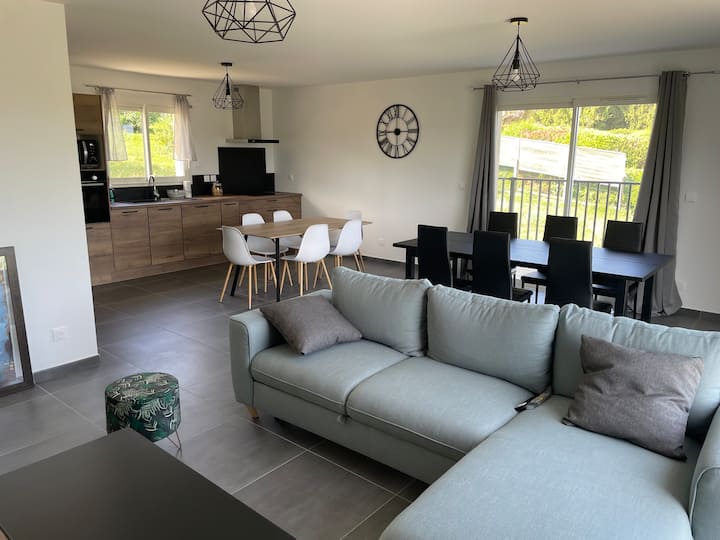 Gîte Gentil, Magnifique Plain-pied Avec Terrasse. - Isère