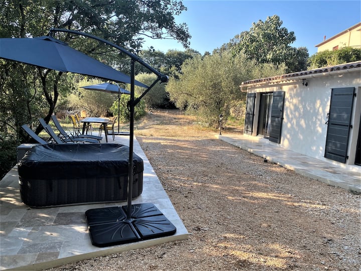 Superbe Appartement Avec Jacuzzi  & Terrasse - Alès