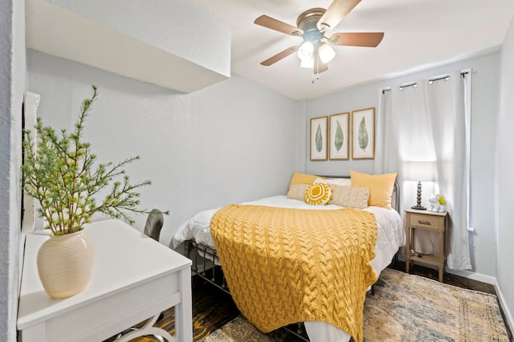 Pet-friendly One-bedroom Apartment In Downtown - Fort Wayne, IN