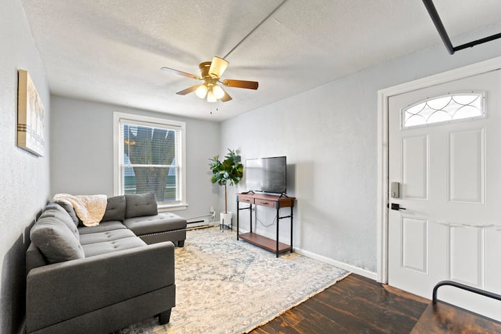 Pet-friendly One-bedroom Apartment In Downtown - Fort Wayne, IN