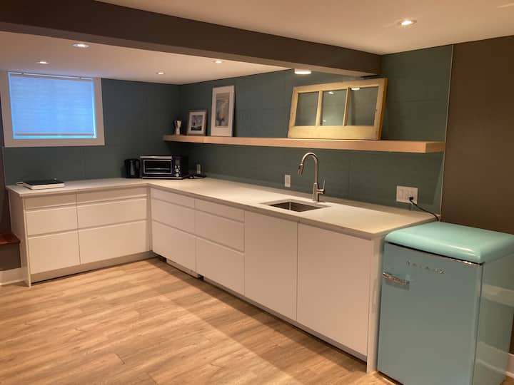 1-bedroom Suite With Private Bathroom, Kitchenette - Ottawa