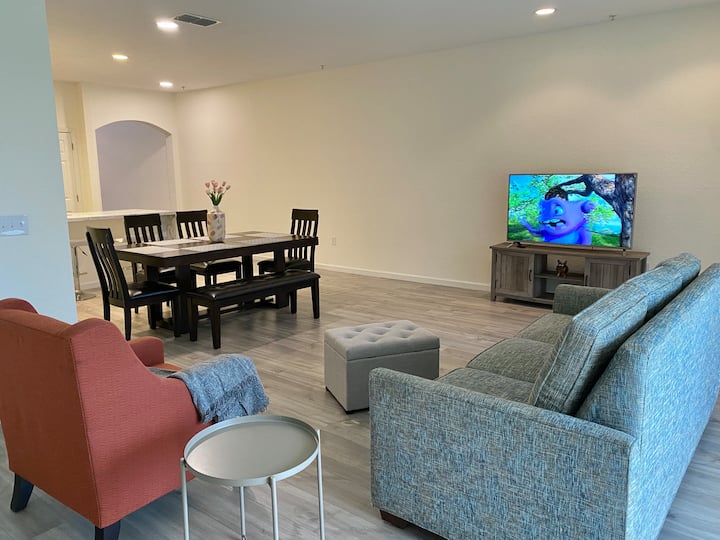 3b/3b King Bed, Parking, Recently Remodeled. - Kissimmee, FL