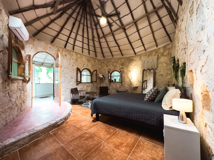 King Suite Jungle Casita · A/c + Pool + Gym - Akumal