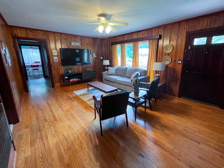 Cozy Vintage 1950s Cottage Just 1 Mile To Downtown - Columbia, TN