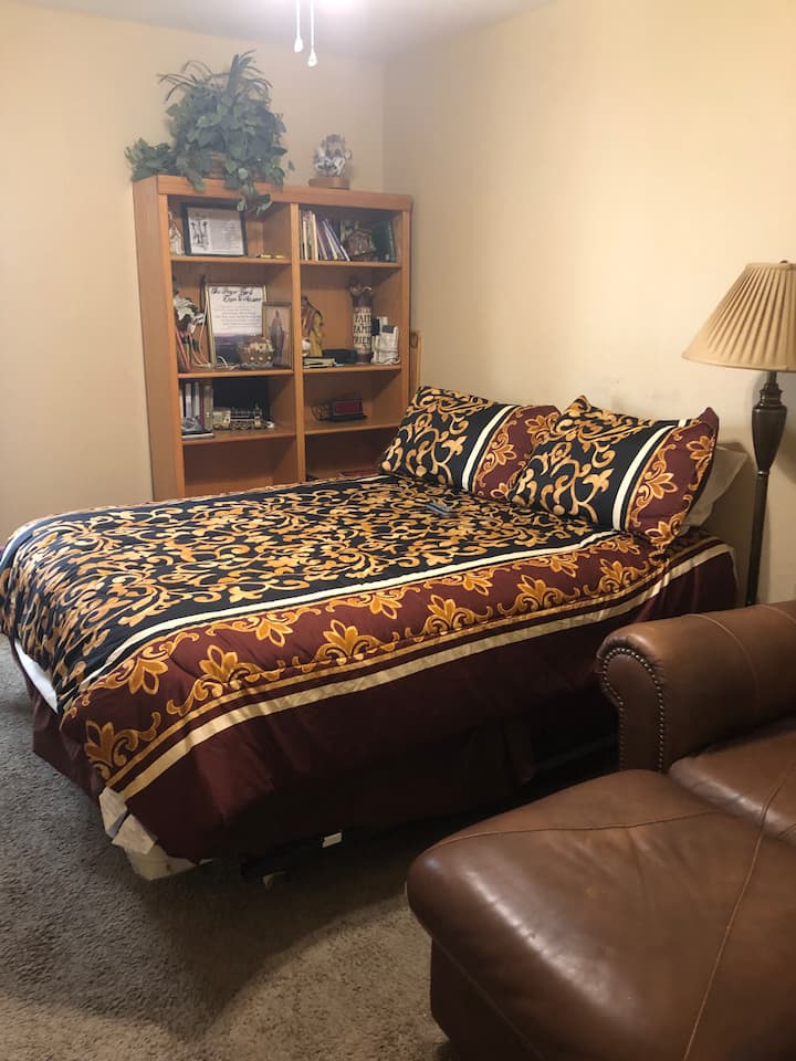 Homestead Cheerful Private Bedroom - Maricopa, AZ