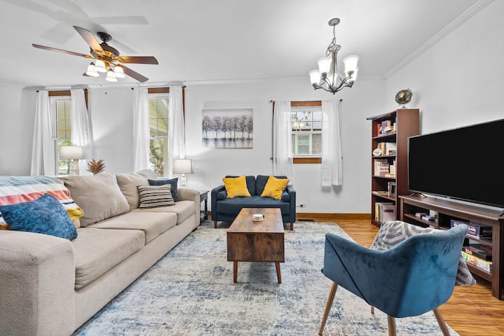 Beach House~hot Tub~3 Min To Sand~huge Kitchen - Norfolk, VA