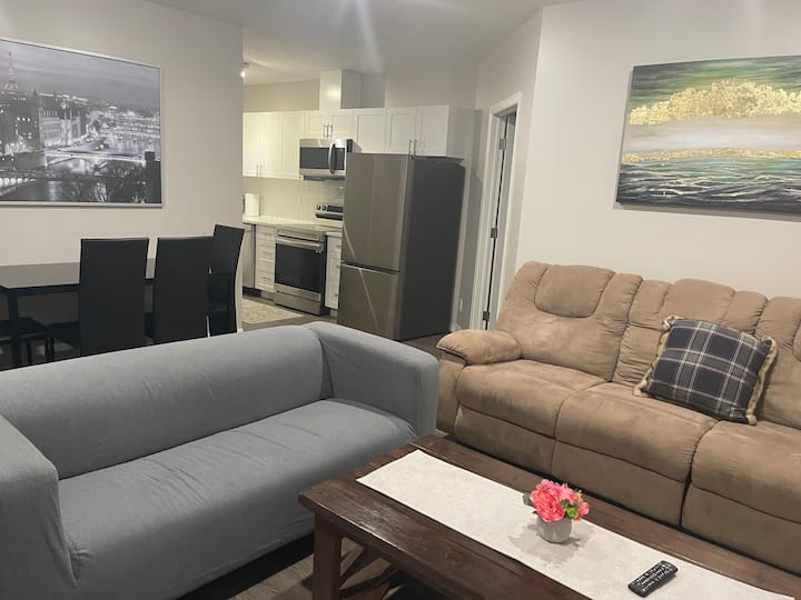 Cozy 2-bedroom Suite | Perfect Home Away From Home - Calgary
