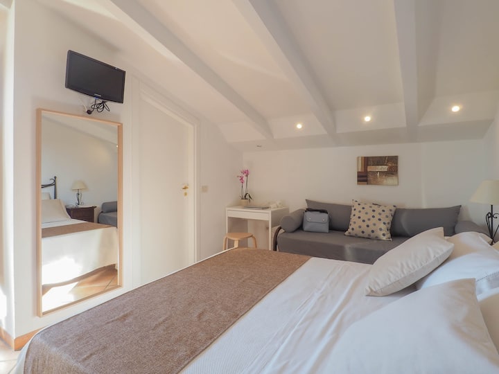 B&b Villamirella: Camera Matrimoniale Con Lettino - Palinuro