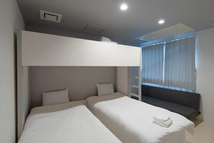 「ユニークルーム406」四条烏丸徒歩6分！アクセス抜群でコスパ最強のホステルへようこそ！ - Kyoto