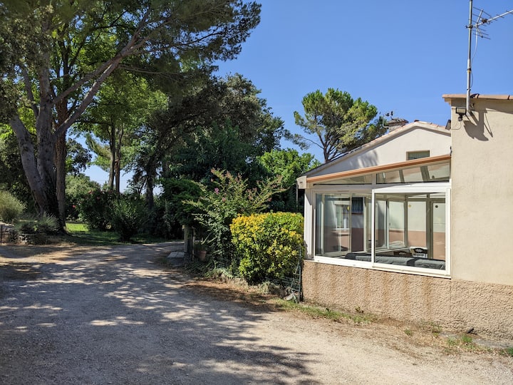 Appartement Meublé Avec Jardin - Pélissanne