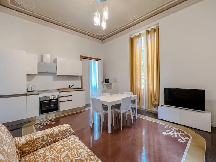 Appartamenti In Villa Del '900 (B) - Varazze