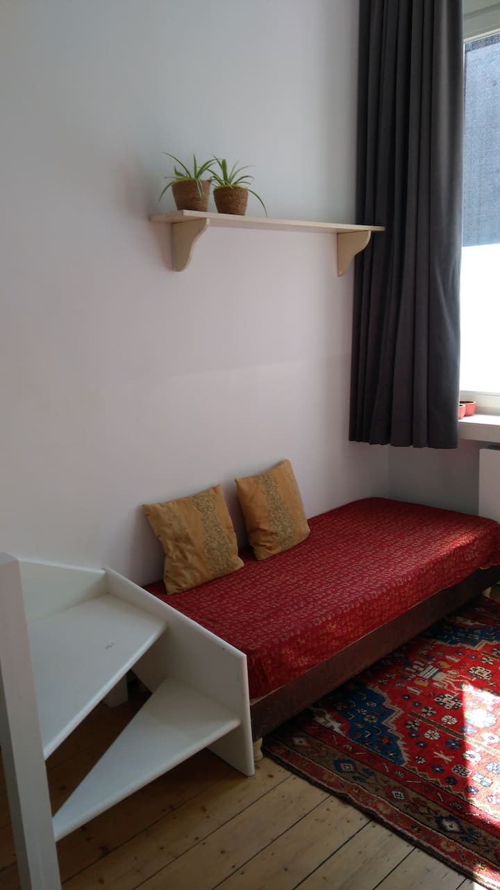 Fijn Plekje In Kleurrijk Groen Antwerpen - Amberes, Bélgica