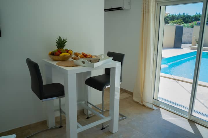 Gîte Piscine Individuelle Et Spa Jacuzzi Privé. - Arles