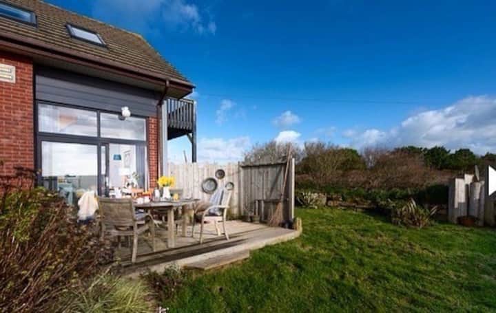 Cornish Villa - 3 Mins To Ocean. Garden. Parking. - Tolcarne Beach