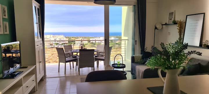 Cozy 2bedroom-2baths Sea View Apartment With Pool. - Famagusta