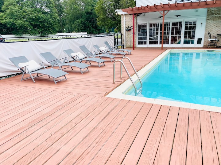 Usna Stay W Indoor Hot Tub Families & Furbabies - Arnold, MD