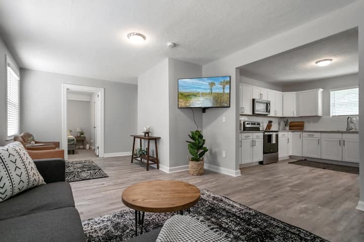 Renovated Home In Jacksonville Near San Marco - Jacksonville, FL