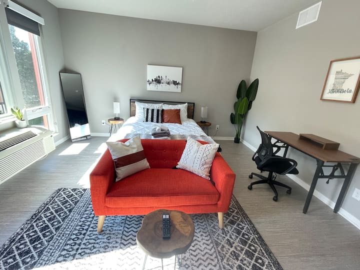 Prox31 | Modern New Build | Long Stays | Walk2lake - Minneapolis