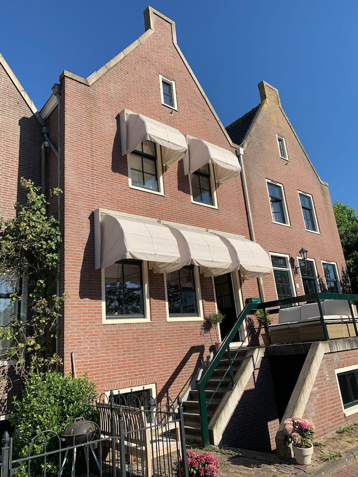 Unique Located Family House Near Amsterdam Castle - Amsterdam