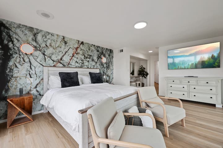Hilltop Stone Villa - San Bernardino