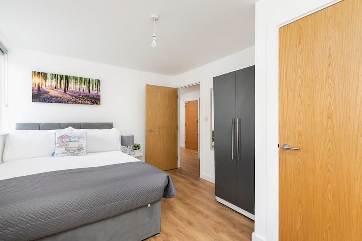 Deluxe 4bed Apt,central Enfield - Enfield, UK