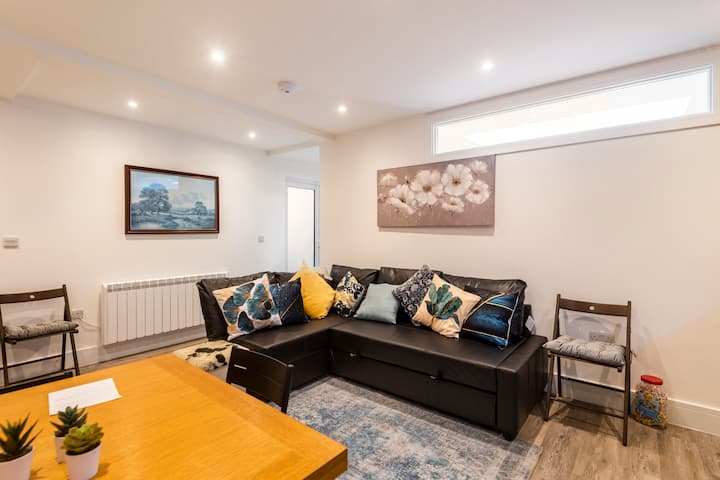 Comfortable Flat Close To Beach - 로팅딘