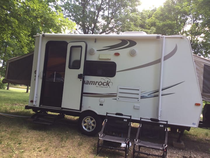 Cozy 4 Person Trailer By River With Free Parking - Caledon