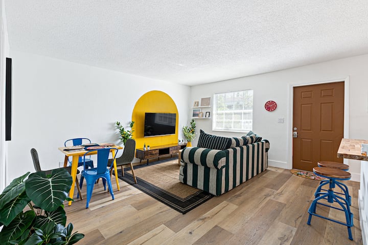 Vibrant 2br Getaway - Côte D’azur Near Riverwalk - Fort Lauderdale, FL