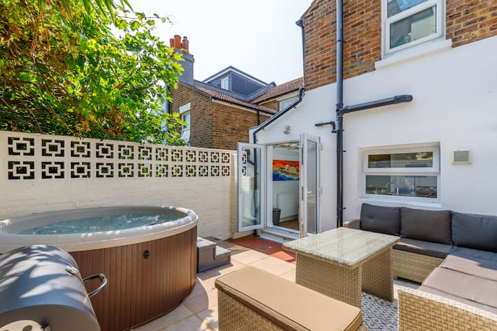 Cheerful 3 Bed Town House, With Hot Tub - Hove