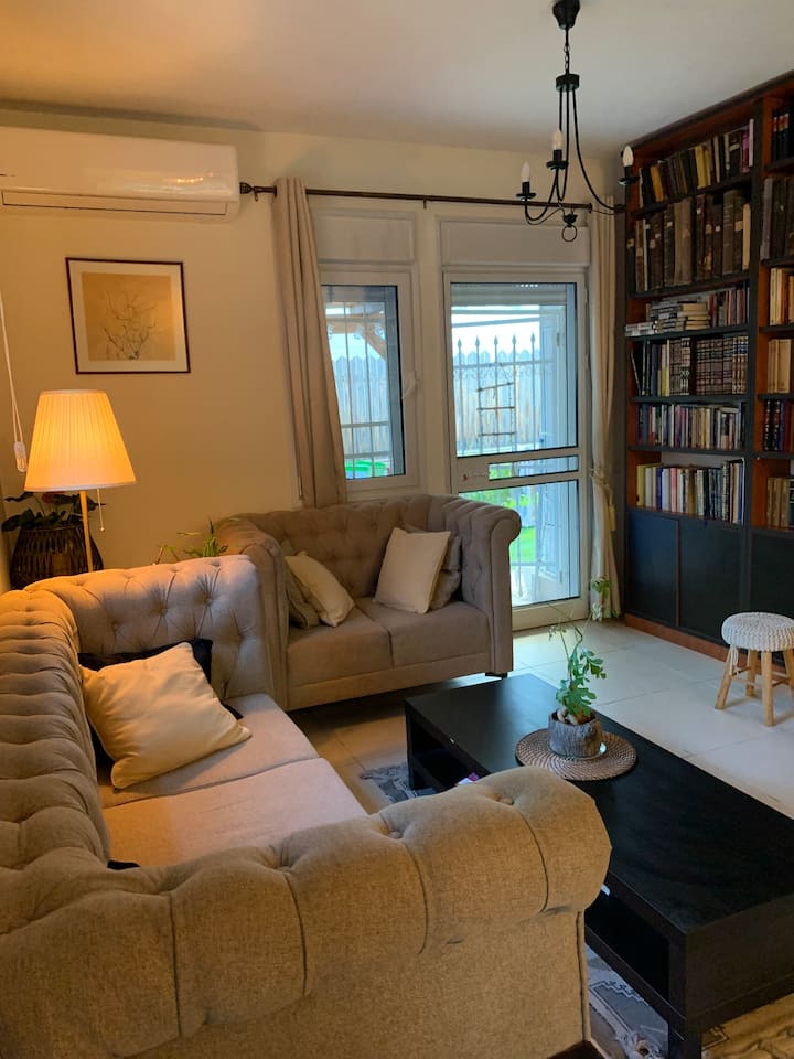 Amazing Garden Apartment In Baka, Jerusalem - Jerusalem