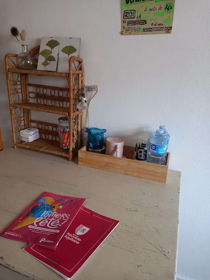 Chambre Confortable Pour Deux - Poitiers