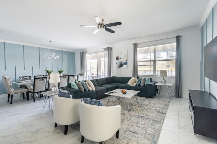 New Luxury 9-br Villa W. Pool/spa And Amazing View - Kissimmee, FL