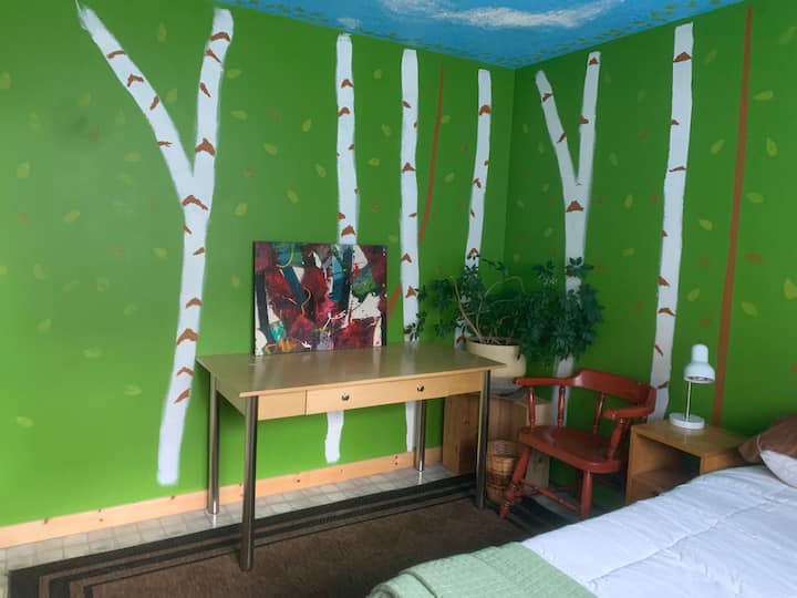 By Airport: Castle, Forest Room - Anchorage, AK