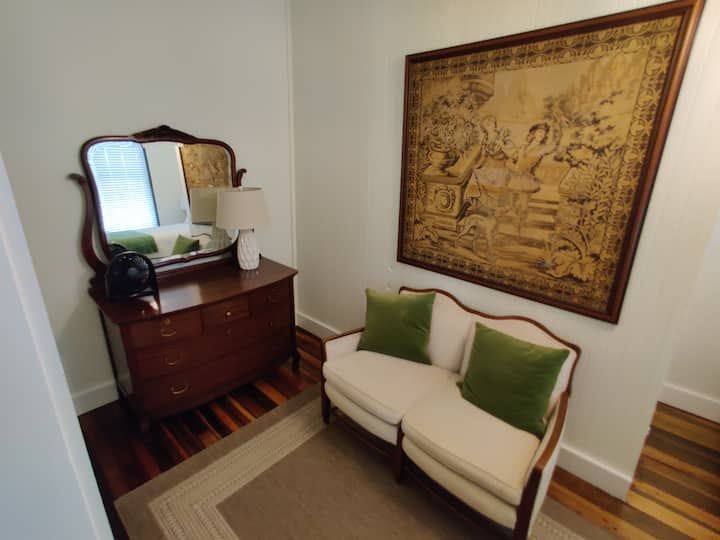 Lamplighter Inn Apt. 1 - Bardstown, KY